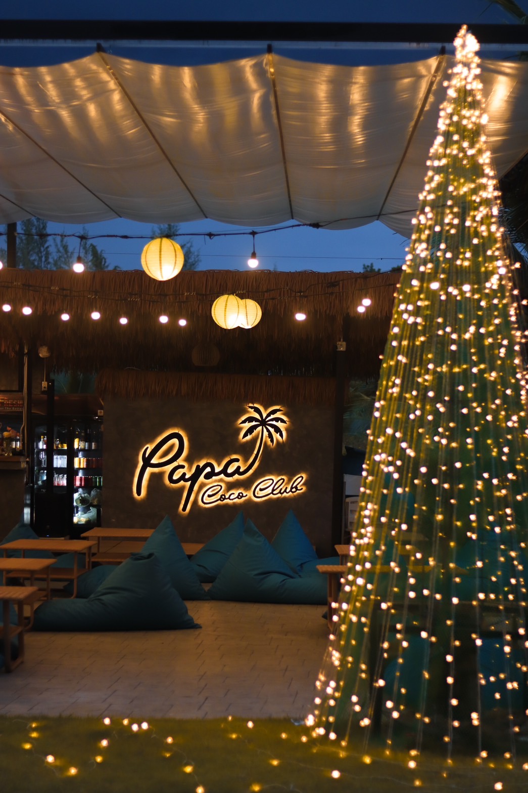 Papa Coco Club Restaurant - Panphuree Residence